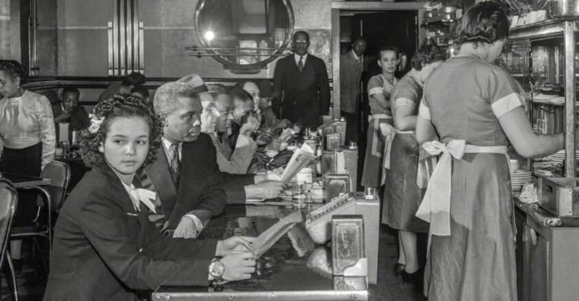 35 Vivid Vintage Photos of 1942