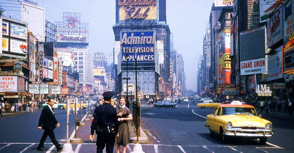 25 Colorized Photos That Offer a Glimpse Into 1955