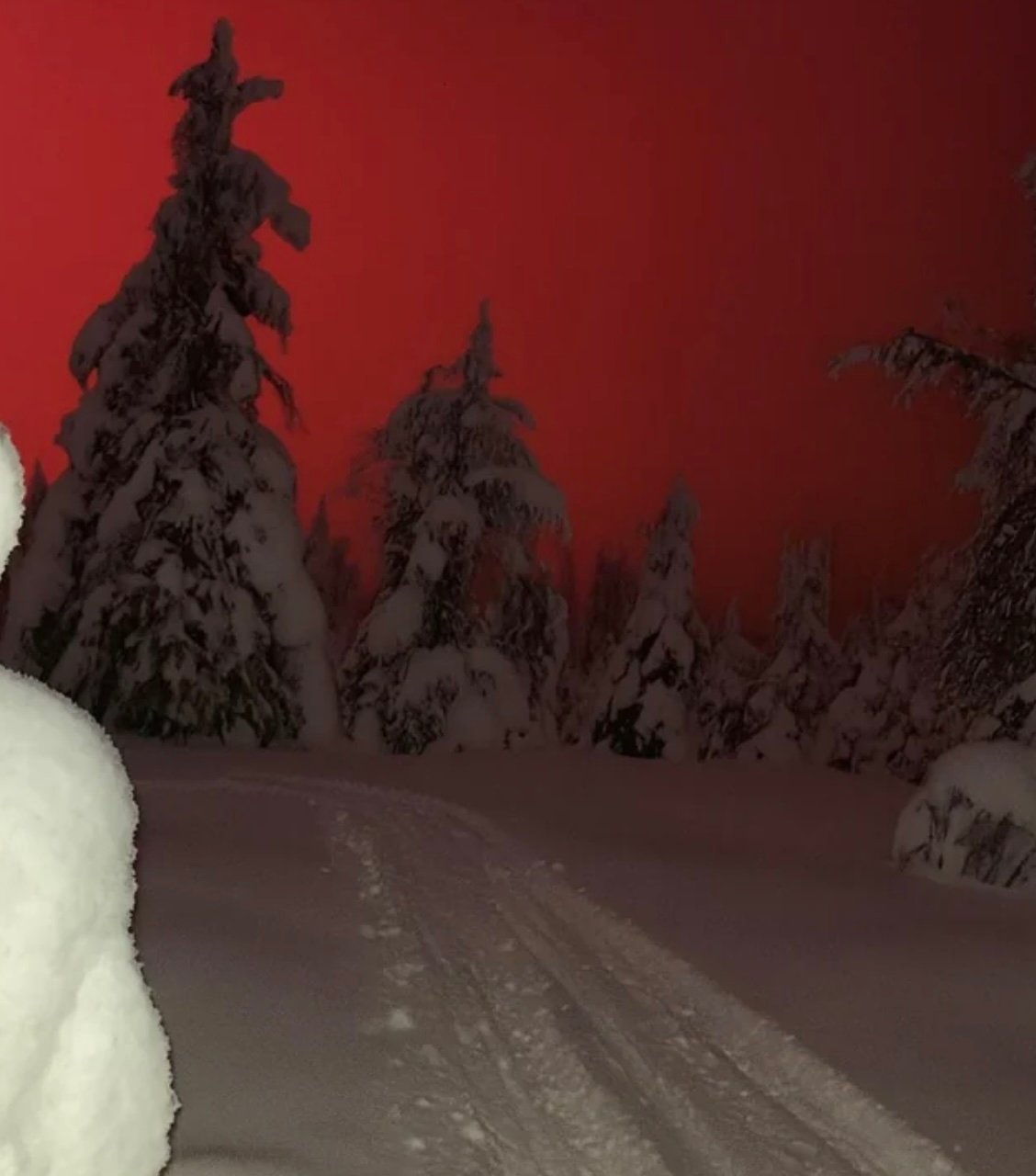 20 Photos of Unsettling Liminal Spaces That Are Extra Weird