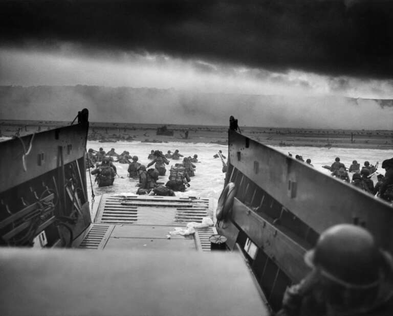 24 Historic Photos of the Coast Guard from the Past
