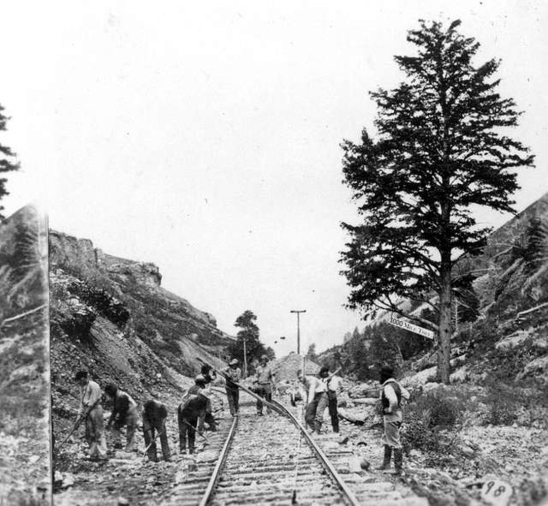 16 Photos That Tell the Story of the Transcontinental Railroad