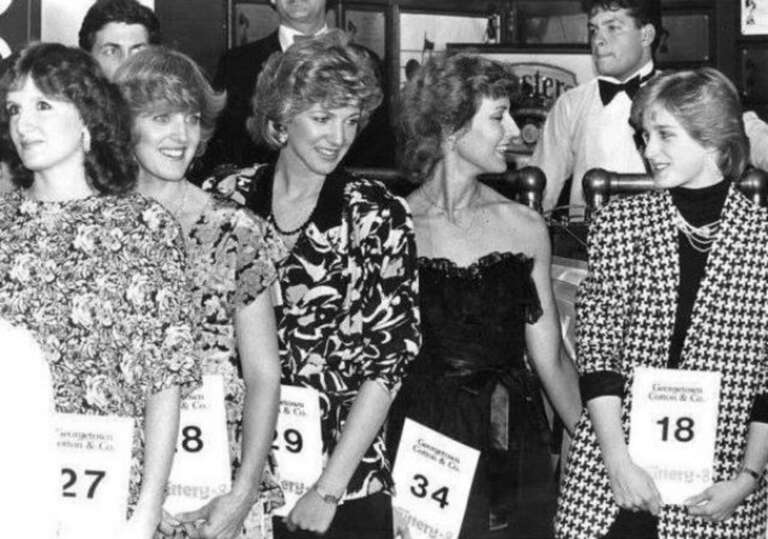 30 Iconic Photos That Capture the Spirit of 1985
