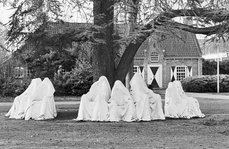 15 Disturbing Statues That Shouldn’t Exist