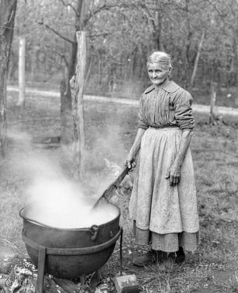 23 Vintage Photos That Capture Life in 1923 Perfectly