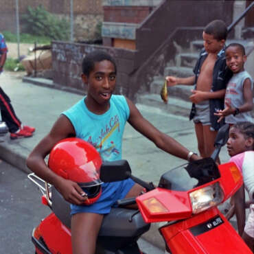 30 Iconic Photos That Capture the Spirit of 1985