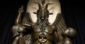 15 Disturbing Statues That Shouldn’t Exist