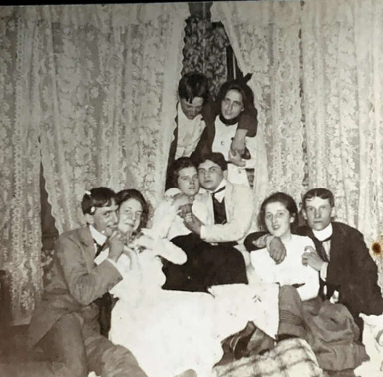 20 Vintage Photos of the Teenage Years in the Early 1900s