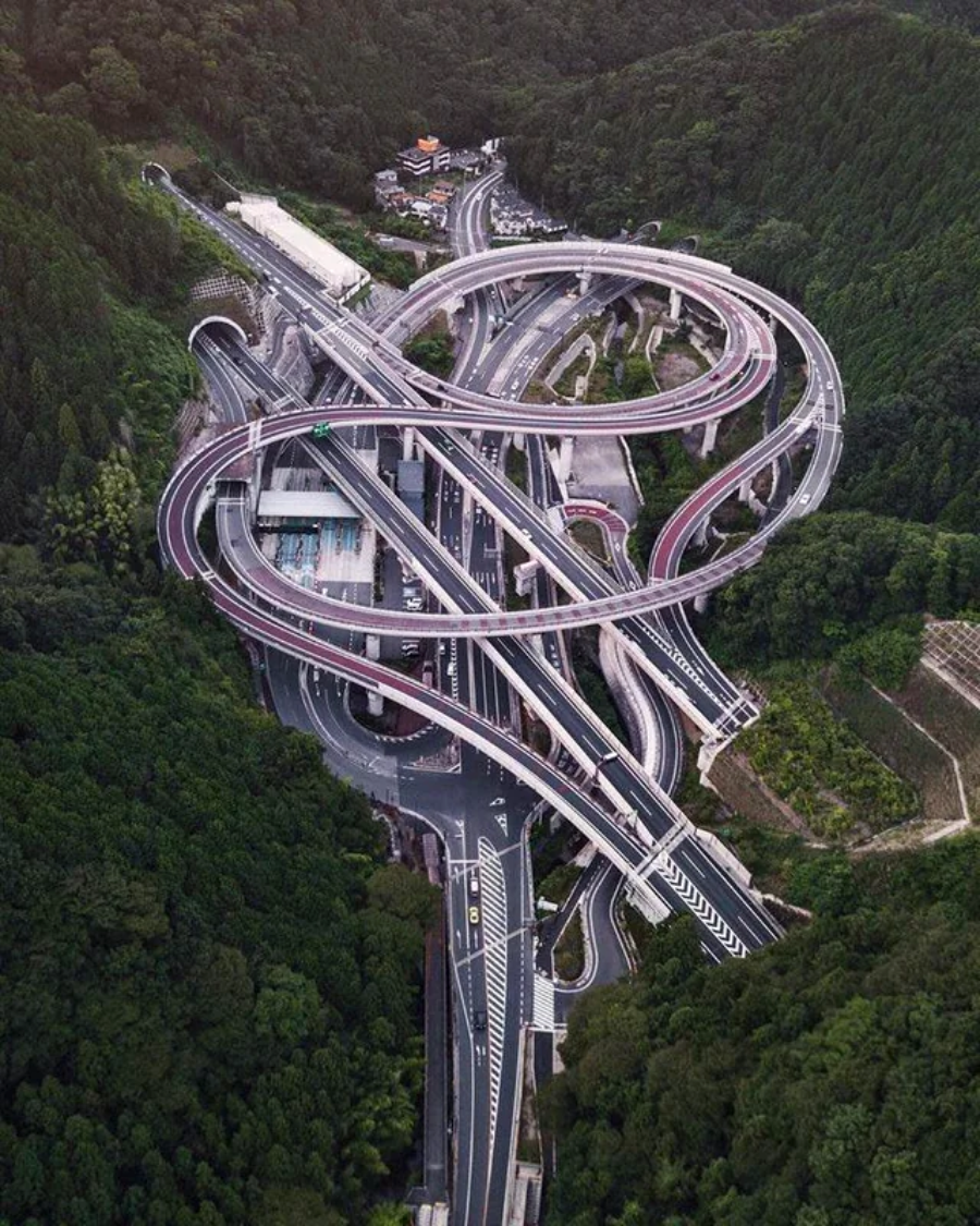 20 Bridges and Overpasses That Leave You Wondering “Why?”