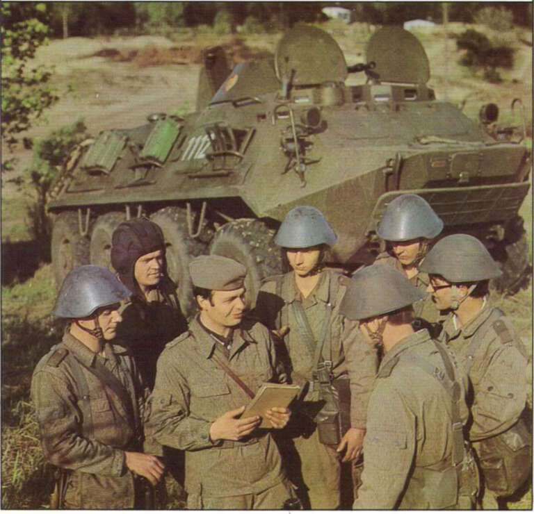 20 Striking Photos of Soldiers in the 1970s