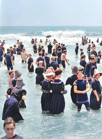 20 Vintage Photos That Show Beach Life in the Past