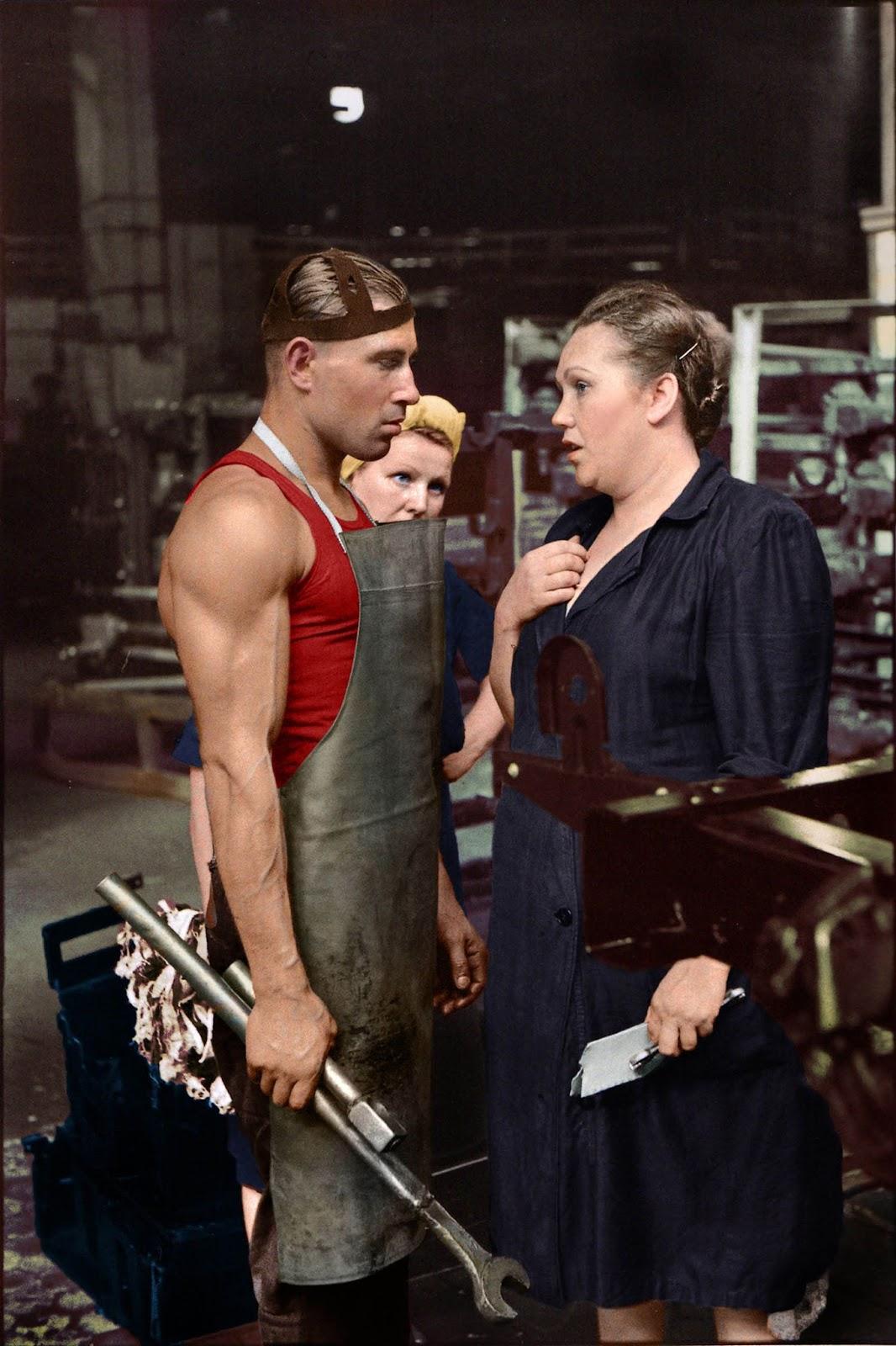 Factory Life in the 1900s: 20 Powerful Historic Images