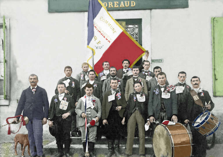 20 Stunning Colorized Photos from the Year 1901
