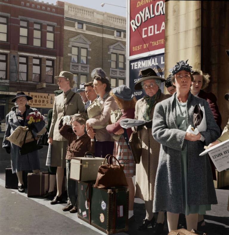40 Colorized Photos Reveal Life in the 1940s