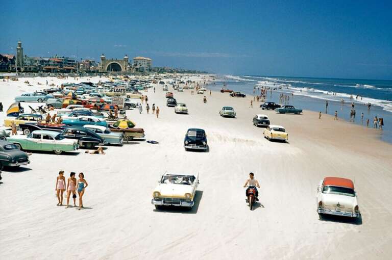 20 Vintage Photos That Show Beach Life in the Past