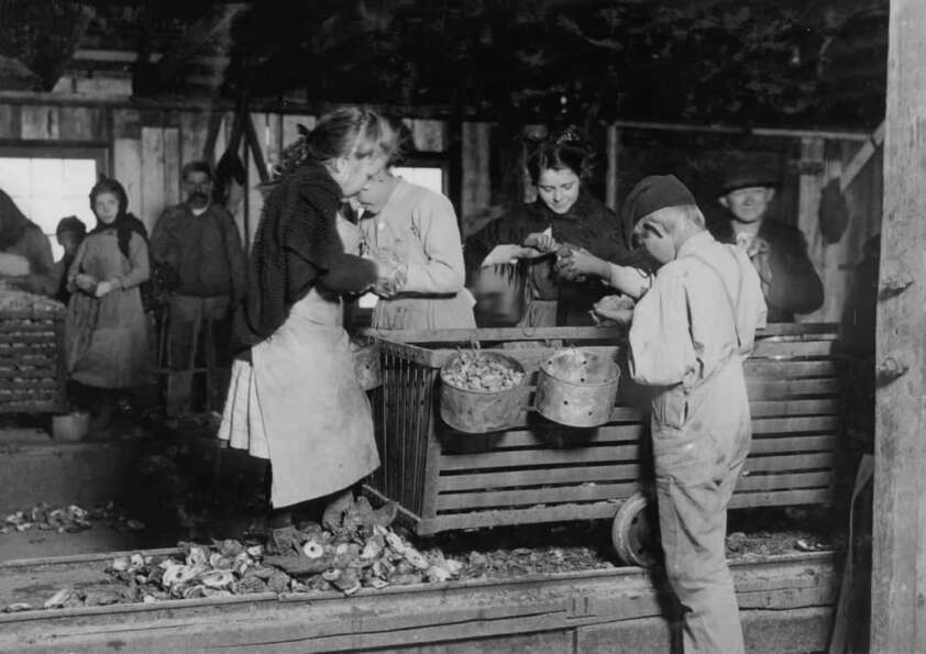 Factory Life in the 1900s: 20 Powerful Historic Images