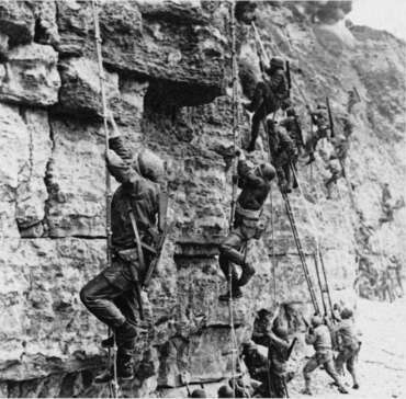20 Rare Photos That Reveal the True Cost of D-Day