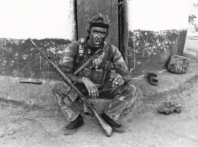 20 Striking Photos of Soldiers in the 1970s