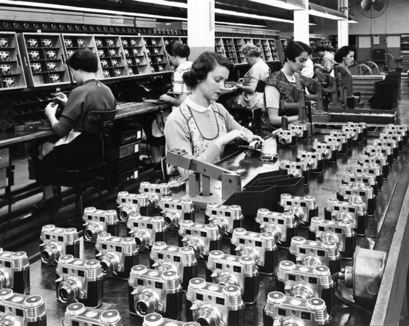 Factory Life in the 1900s: 20 Powerful Historic Images