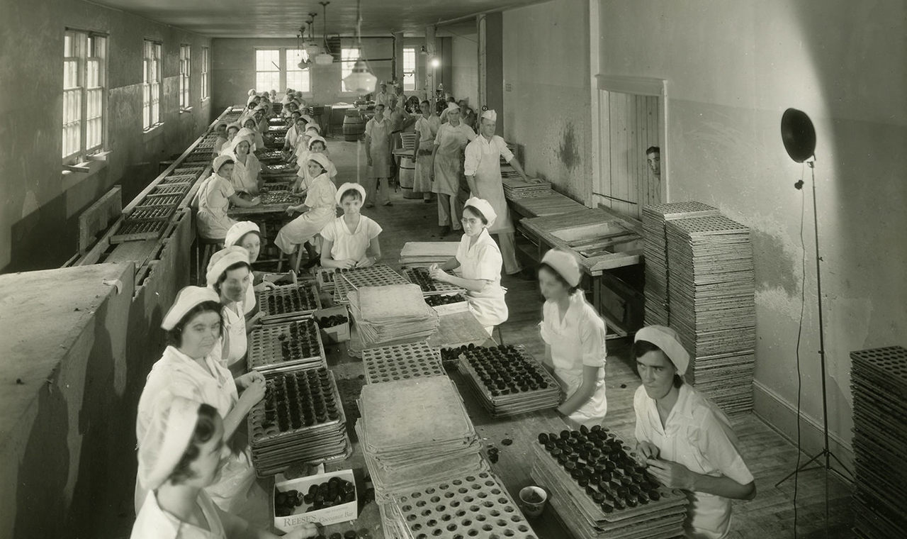 Factory Life in the 1900s: 20 Powerful Historic Images