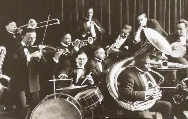 20 Absurd Fashion Trends From The Past - The Scroller