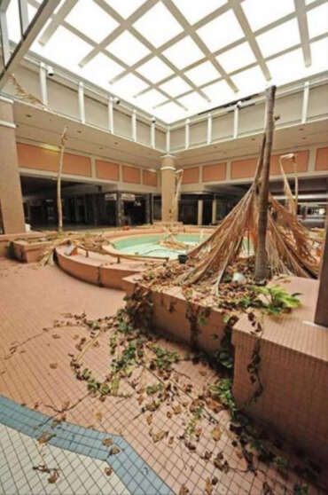 20 Eeriest Abandoned Malls Frozen in the ’80s