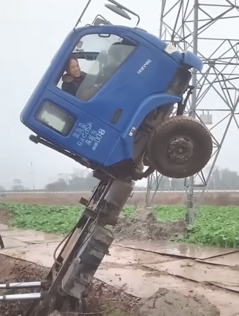 20 Heavy Equipment Fails You Need To See To Believe