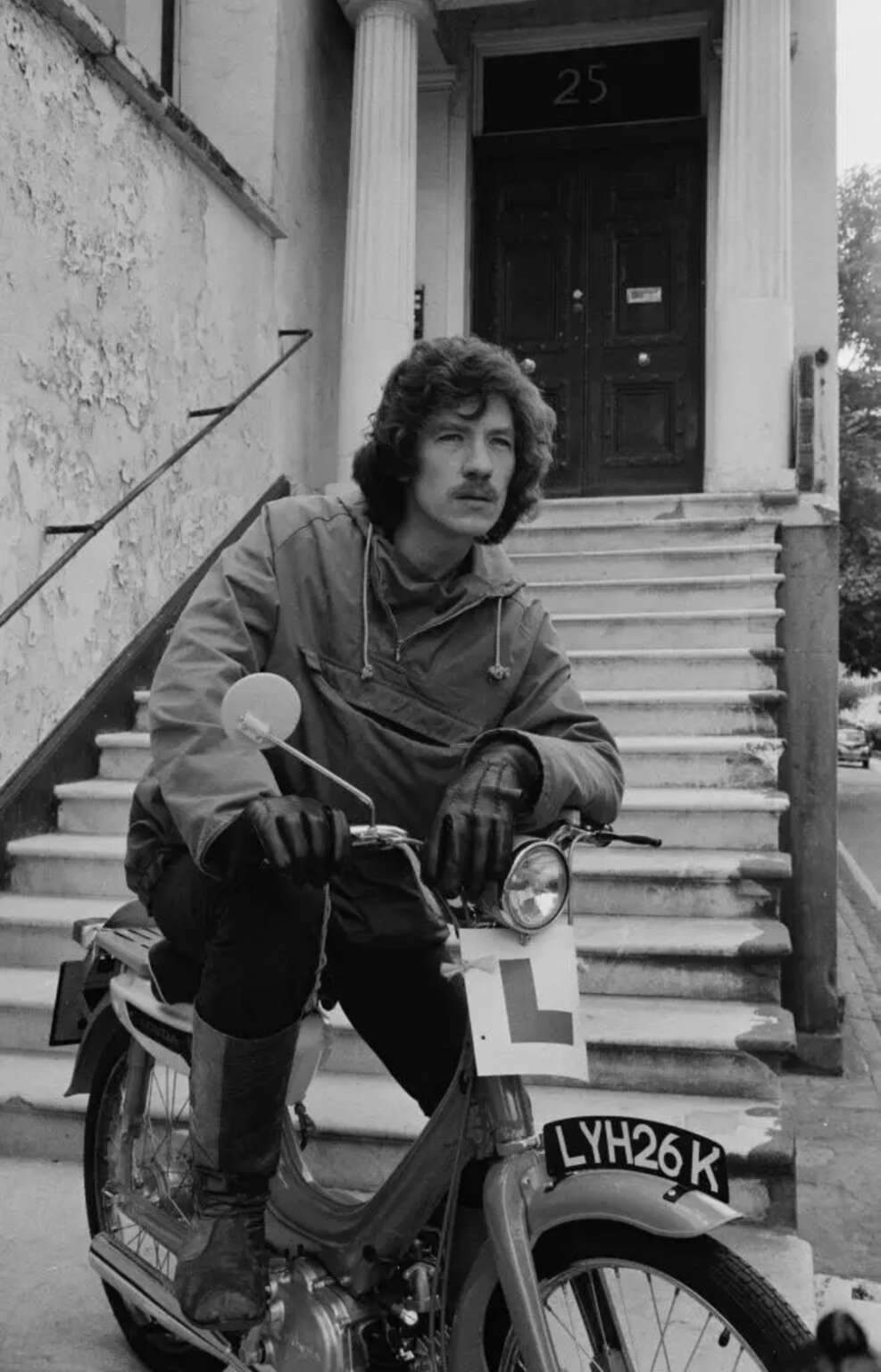 20 Photos That Embody Motorcycle Culture in the 1950s and ’60s