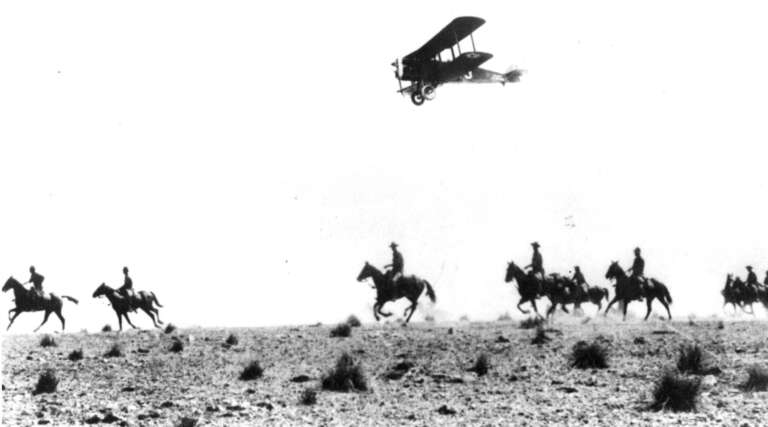 20 Historic Photos That Highlight the Dawn of Aviation