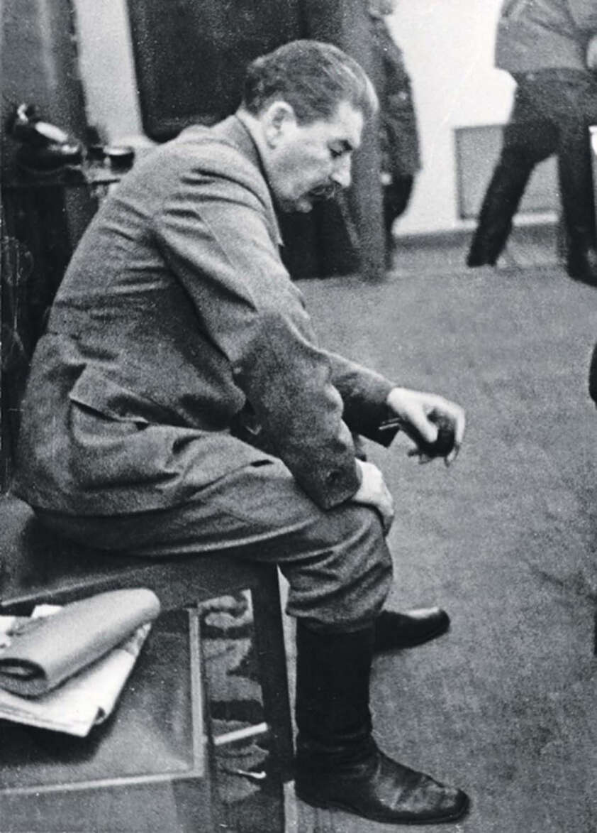 25 Images That Reveal the True Face of World War II