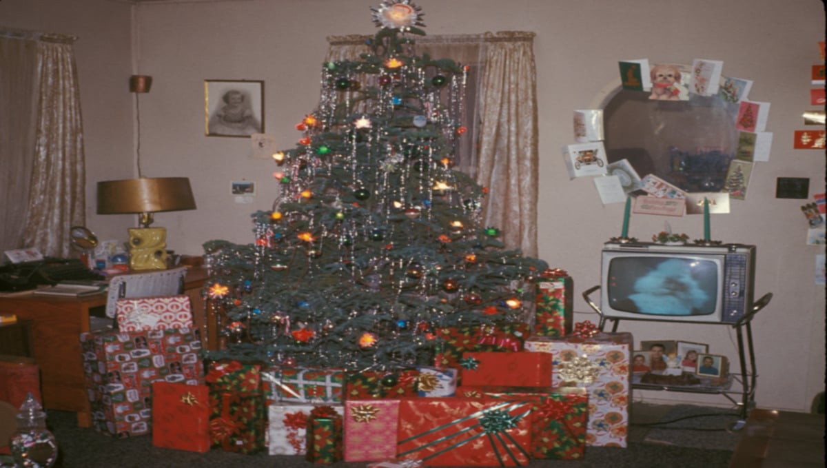 35 Vintage Photos of Holidays as they were then