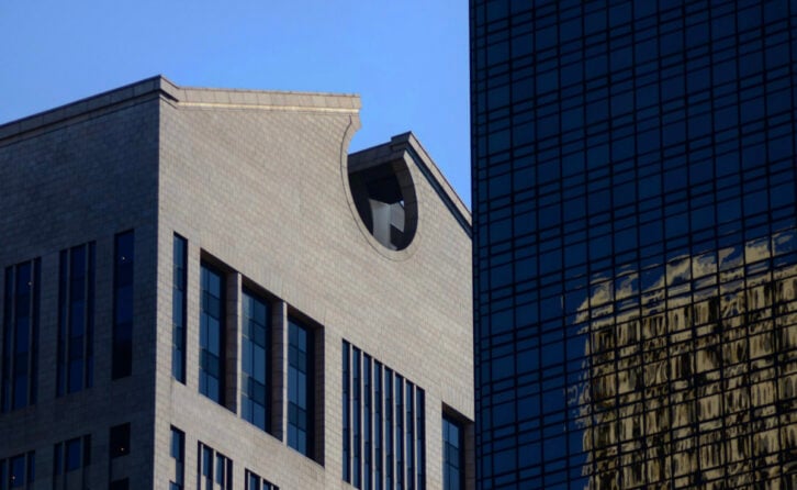 15 Iconic Buildings Built in the ’80s and ’90s That Still Define Cities ...