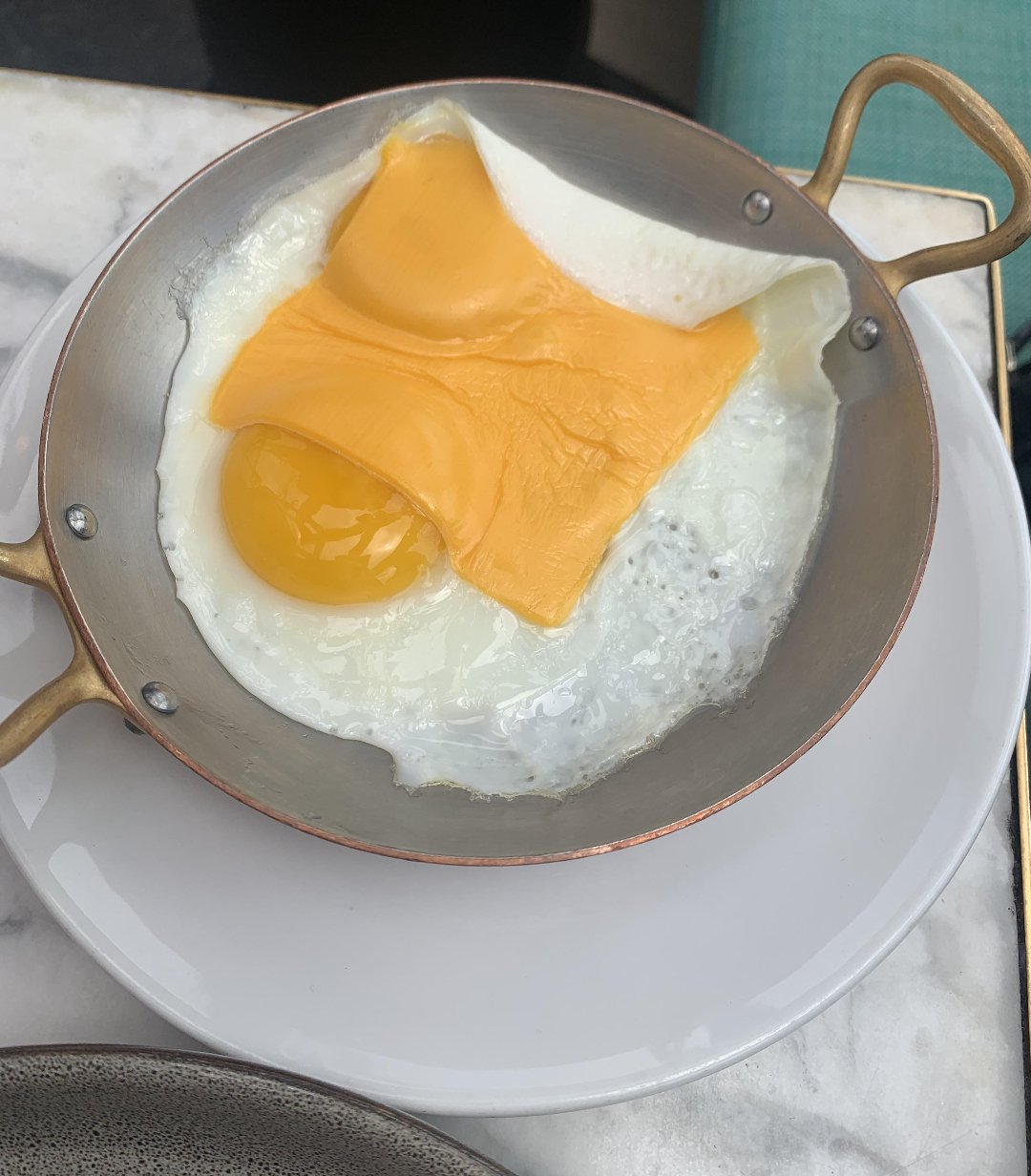 20 Hilarious Restaurant Fails That Look Like Kitchen Disasters