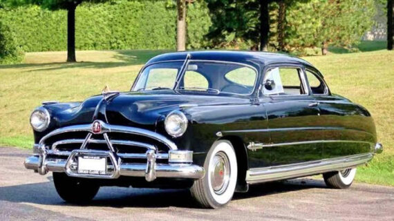20 Classic Cars From the 1950s That Defined the Golden Age of Automobiles
