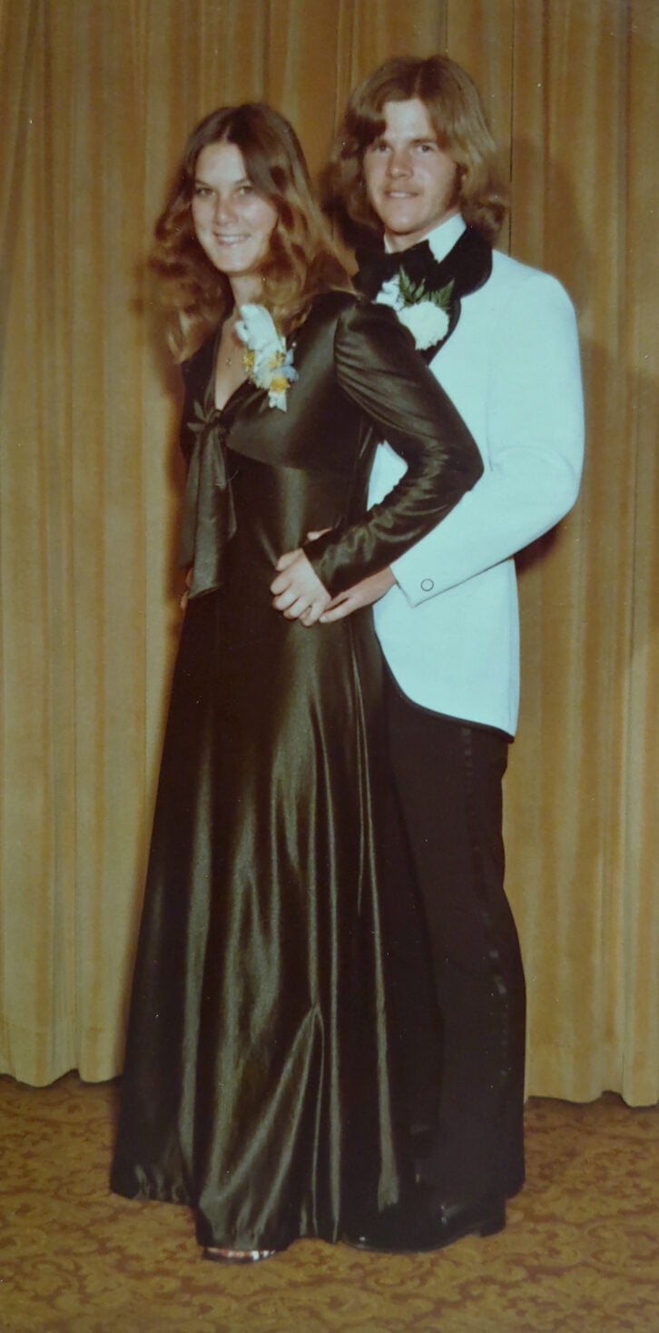 15 Vintage Prom Photos in the '70s and '80s